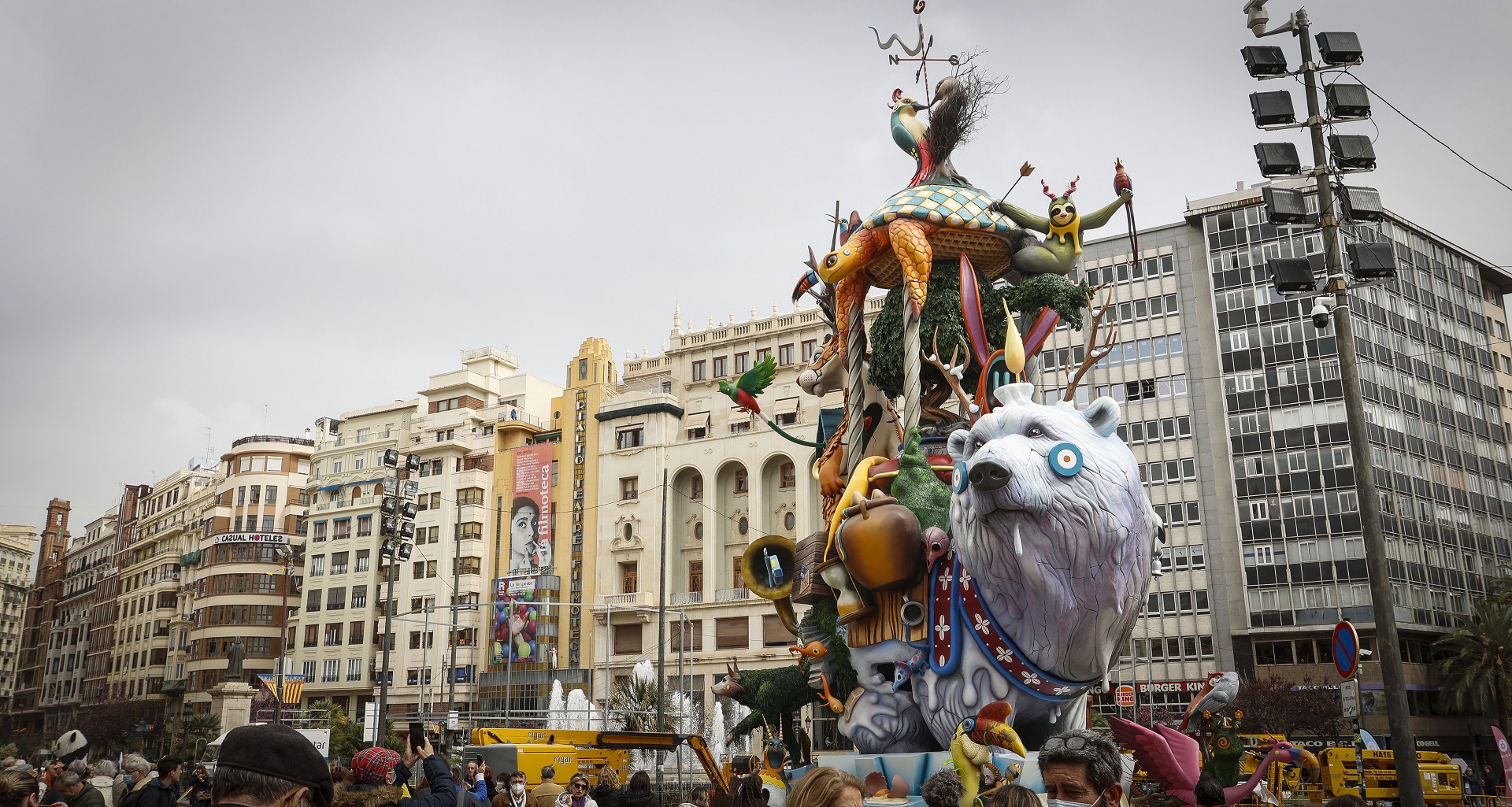 Falla Municipal 2022 "Protege lo que amas" - València